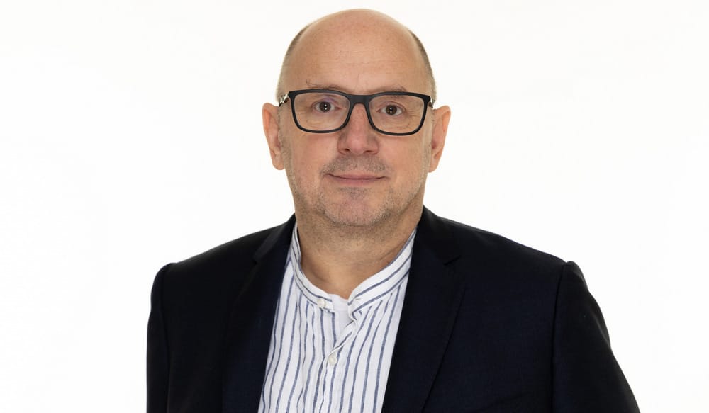 Need a Freelance AI Consultant & Prompt Engineer in London?